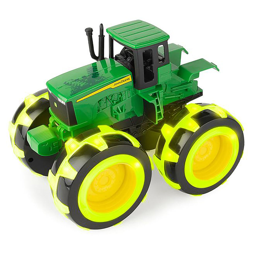 John Deere Toy Tractors & Farm Vehicles | Realistic Play | Toys 'R' Us ...